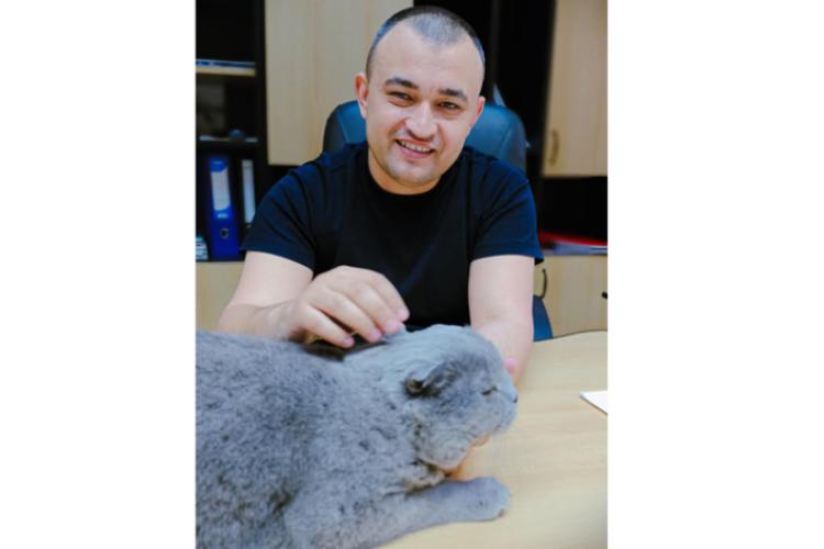 Un pisic... un pisicuț... | Obiectiv Vocea Brailei